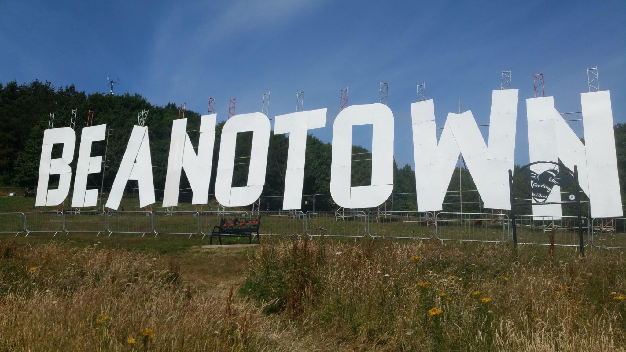 Dundee takes its new Beanotown sign very much to heart, huge range of ...