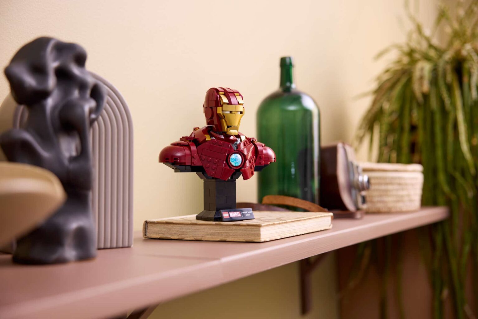 Lego unveils Marvel Super Hero-inspired mini busts – downthetubes.net
